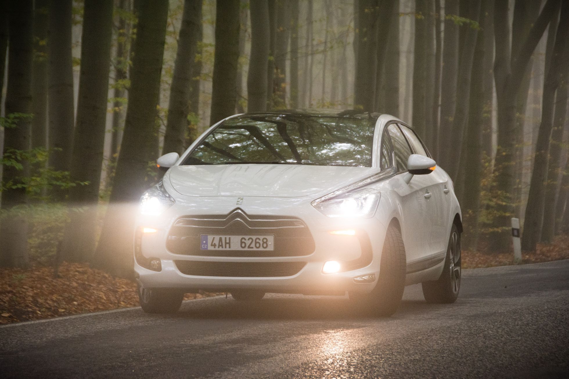 Vůz DS 5: Francouzský elegán, který si získá každou ženu! - Žena.cz - magazín pro ženy