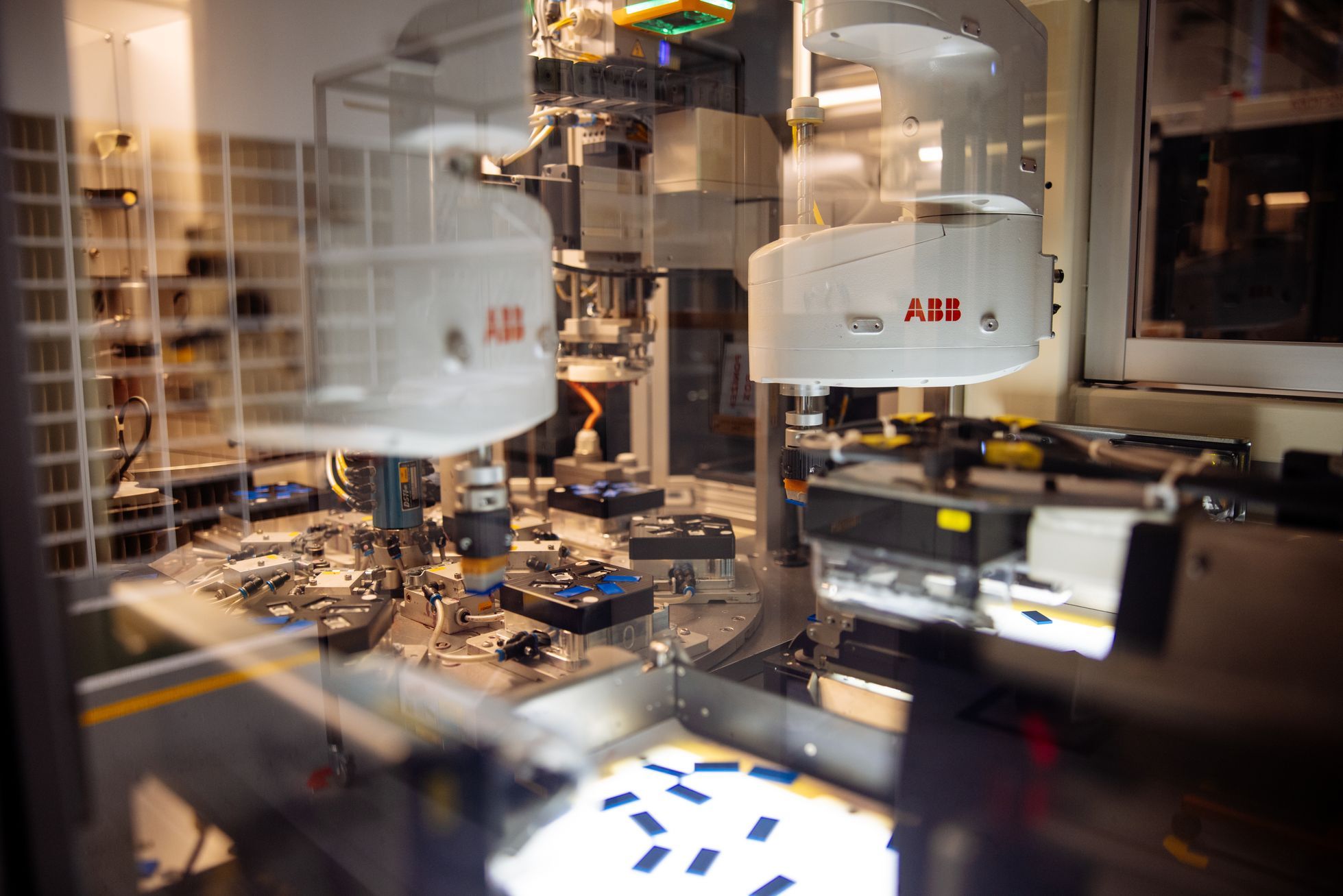 Miliony stavebnic týdně. Podívejte se, jak se v Kladně kompletuje legendární Lego - Aktuálně.cz