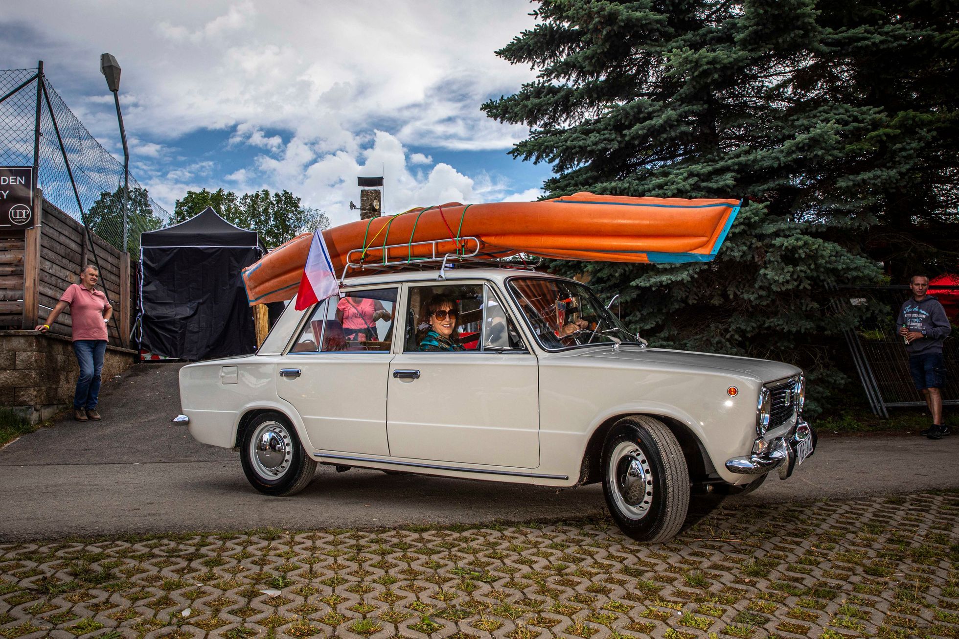 Sraz socialistických aut Hnačov - Aktuálně.cz