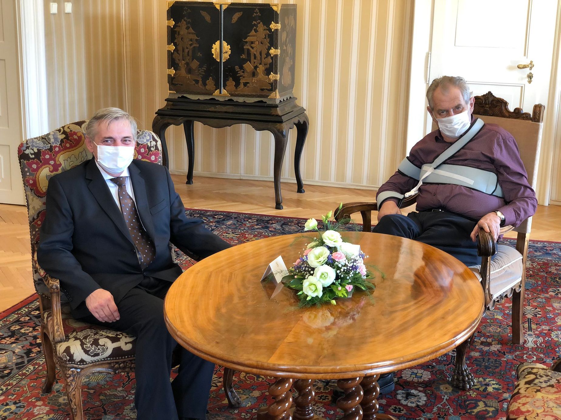 Oprava Rafajova úřadu za 50 milionů skončila u jemu známé firmy ...