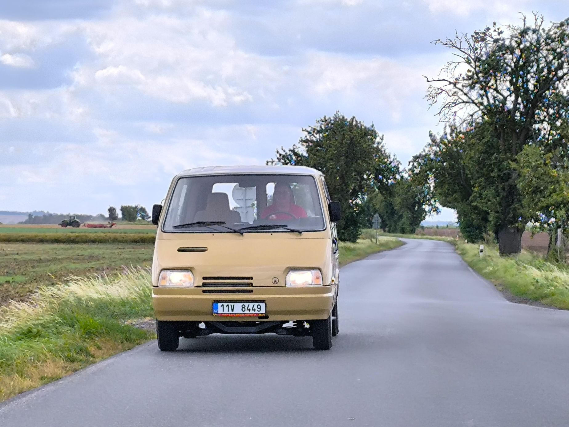 Na sraz Škody 1203 po vlastní ose. Unikátní prototyp je po 40 letech ...