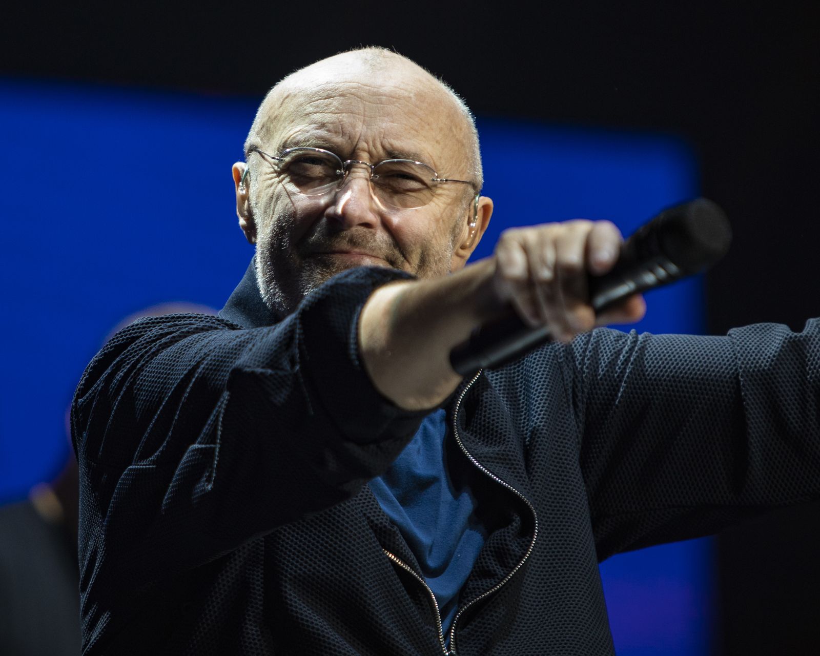 Myslel jsem si, že budu odpočívat. Místo toho Phil Collins zazpívá v ...