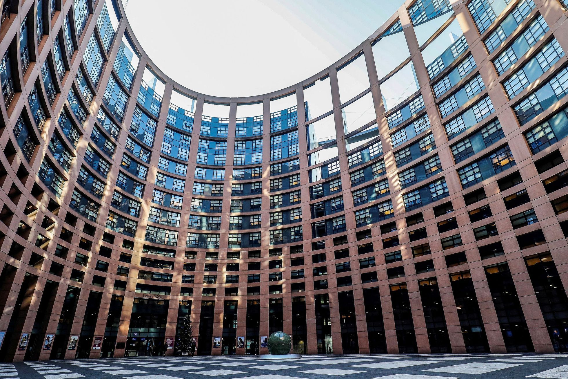 Státy EU a europoslanci se shodli na rozpočtu unie, bude v něm 186,6 ...