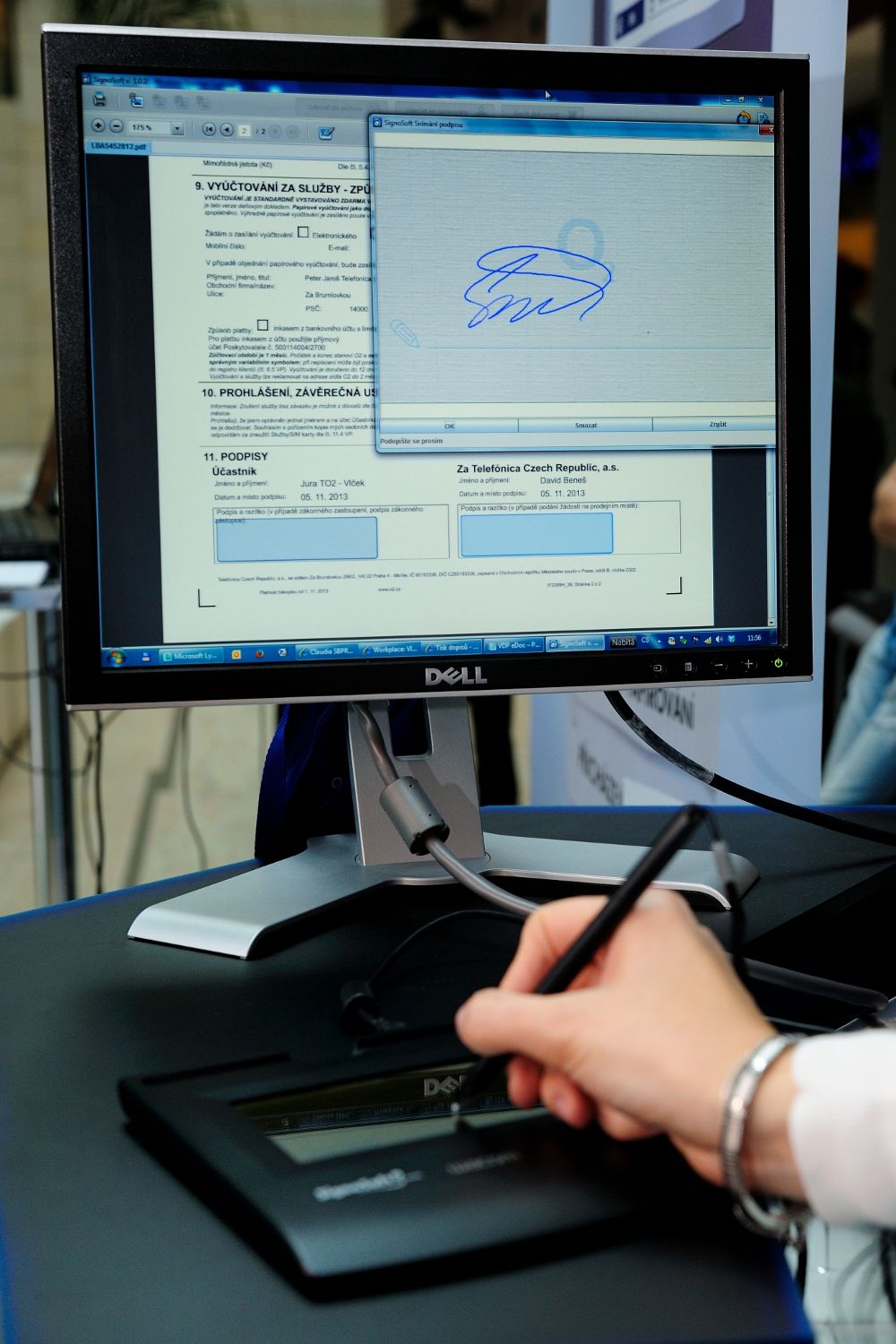 Kdo se za vás podepíše? Elektronický podpis čekají změny - Aktuálně.cz