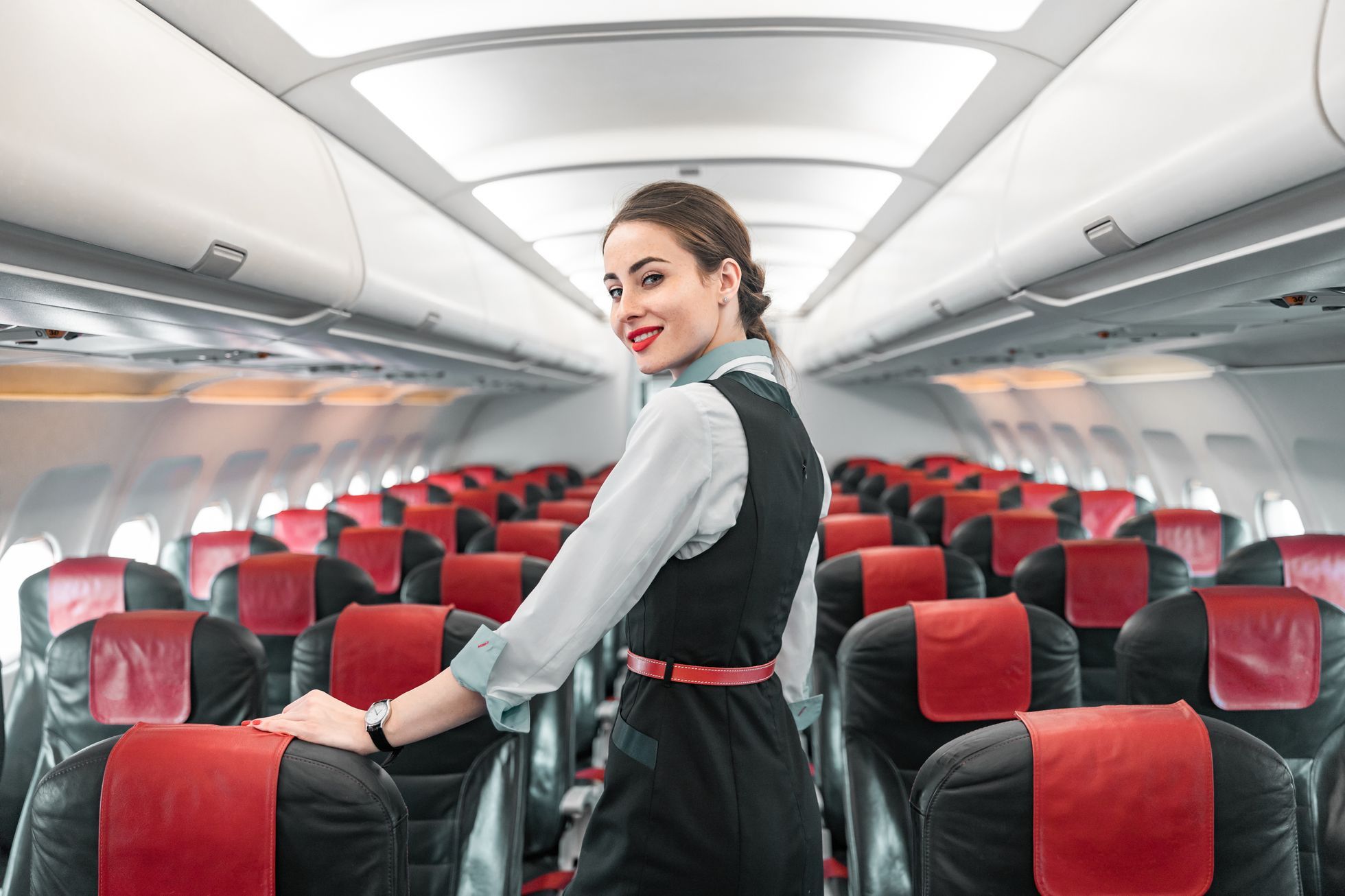 Letuška na TikToku boří mýty o své profesi. Létá i pětkrát denně a ...