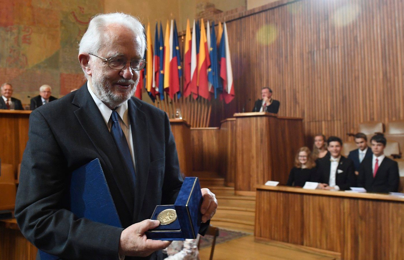 Zemřel významný český chemik Josef Michl, Merkelová ho zvala na chatu a ...