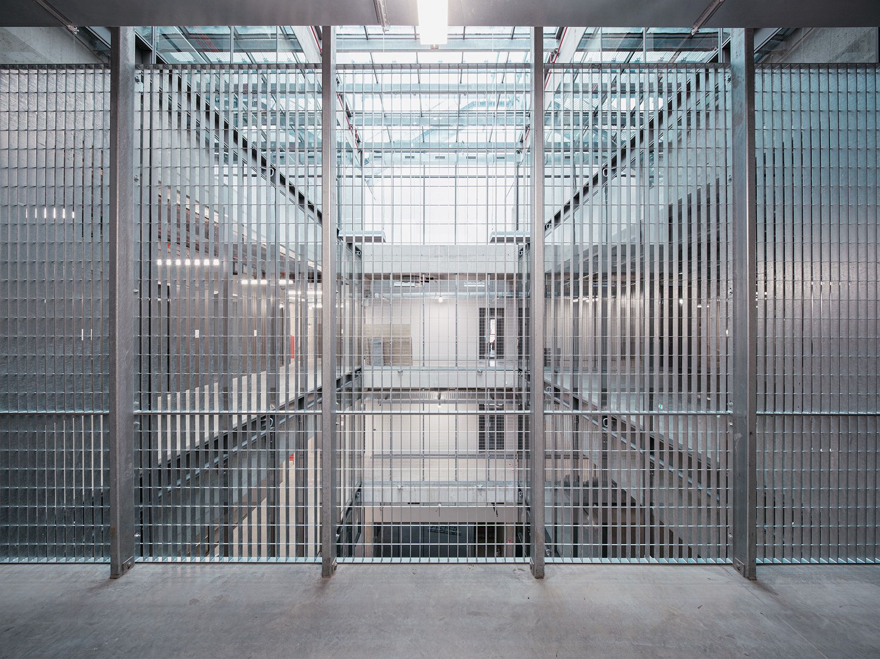 Navrhl Dox, novou budovu UMPRUM i obřadní síň pro Týnec. Architektem ...