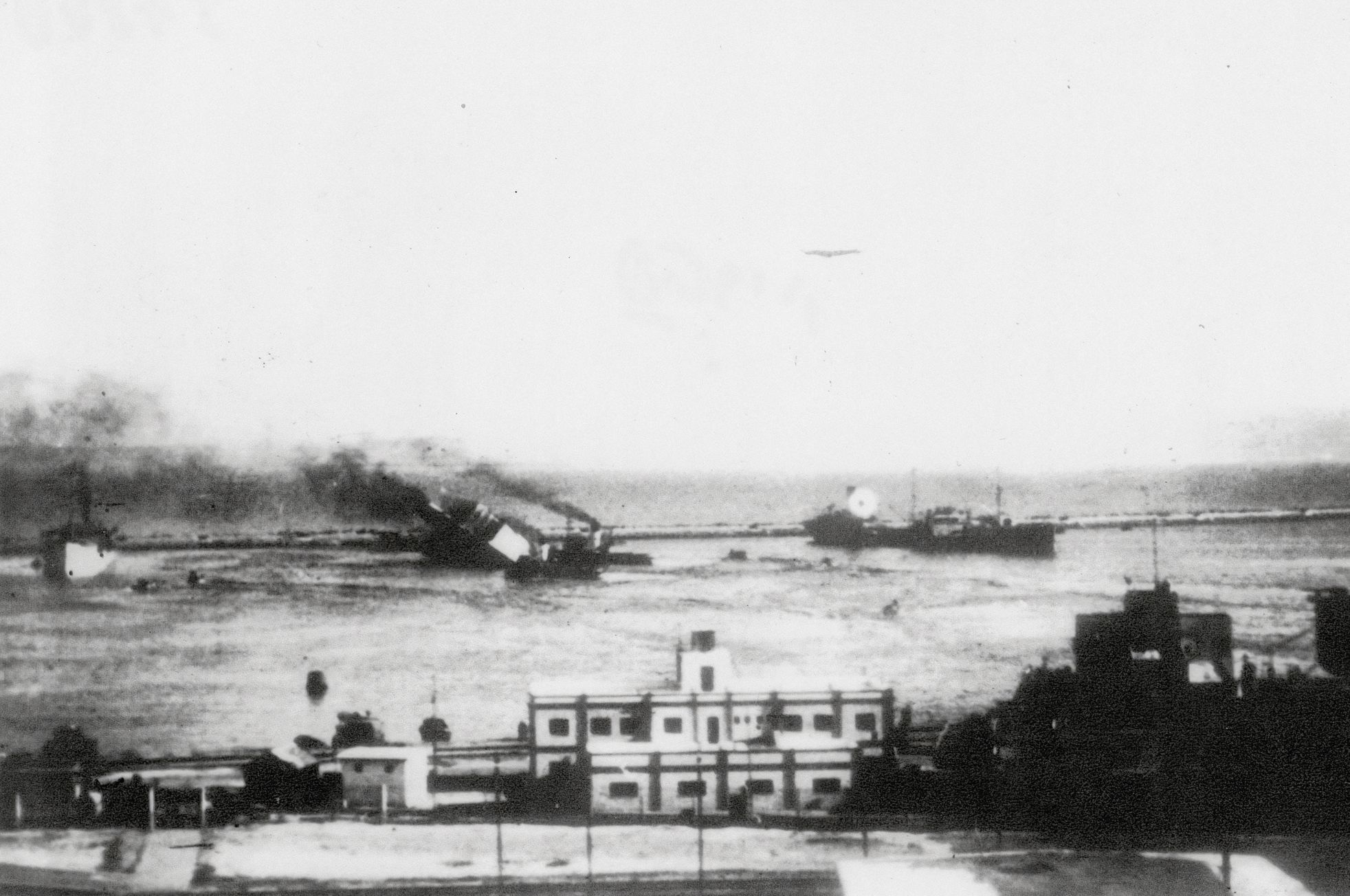 Obrazem: Zkázu lodě Patria SS v Haifě nepřežilo 267 Čechoslováků ...