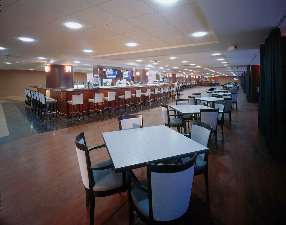 Obrazem: Rekordy tu trhá hokej i Metallica. O2 arena funguje 20 let ...