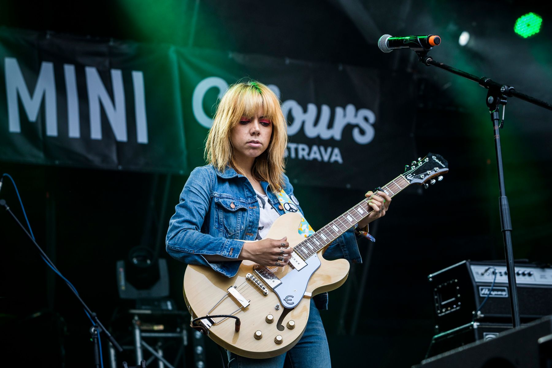 Recenze koncertu kapely Hurray for the Riff Raff na festivalu Colours ...