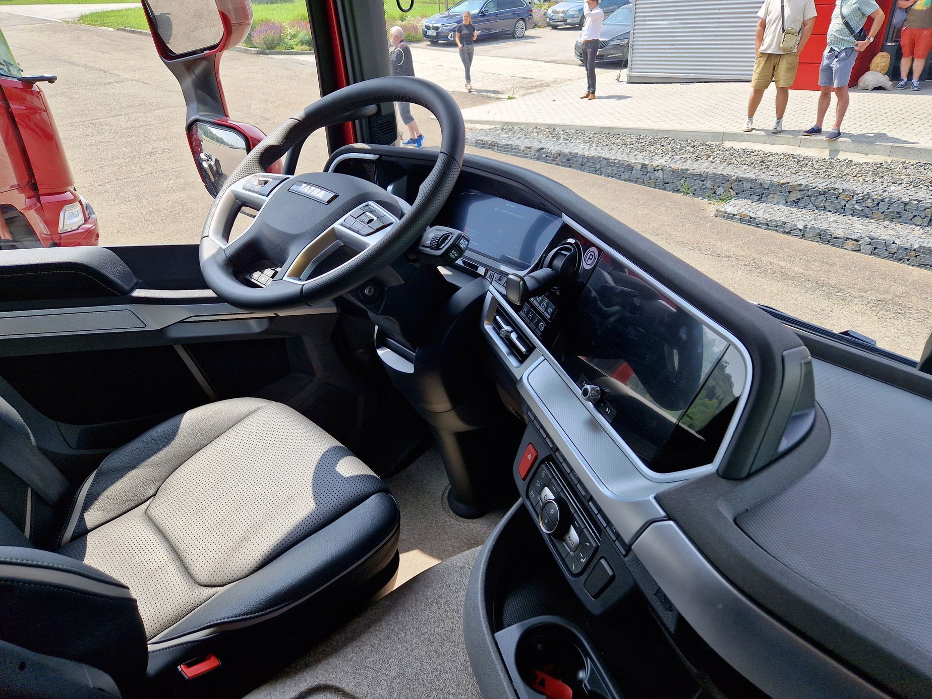 Nová Tatra Phoenix dojmy - Aktuálně.cz