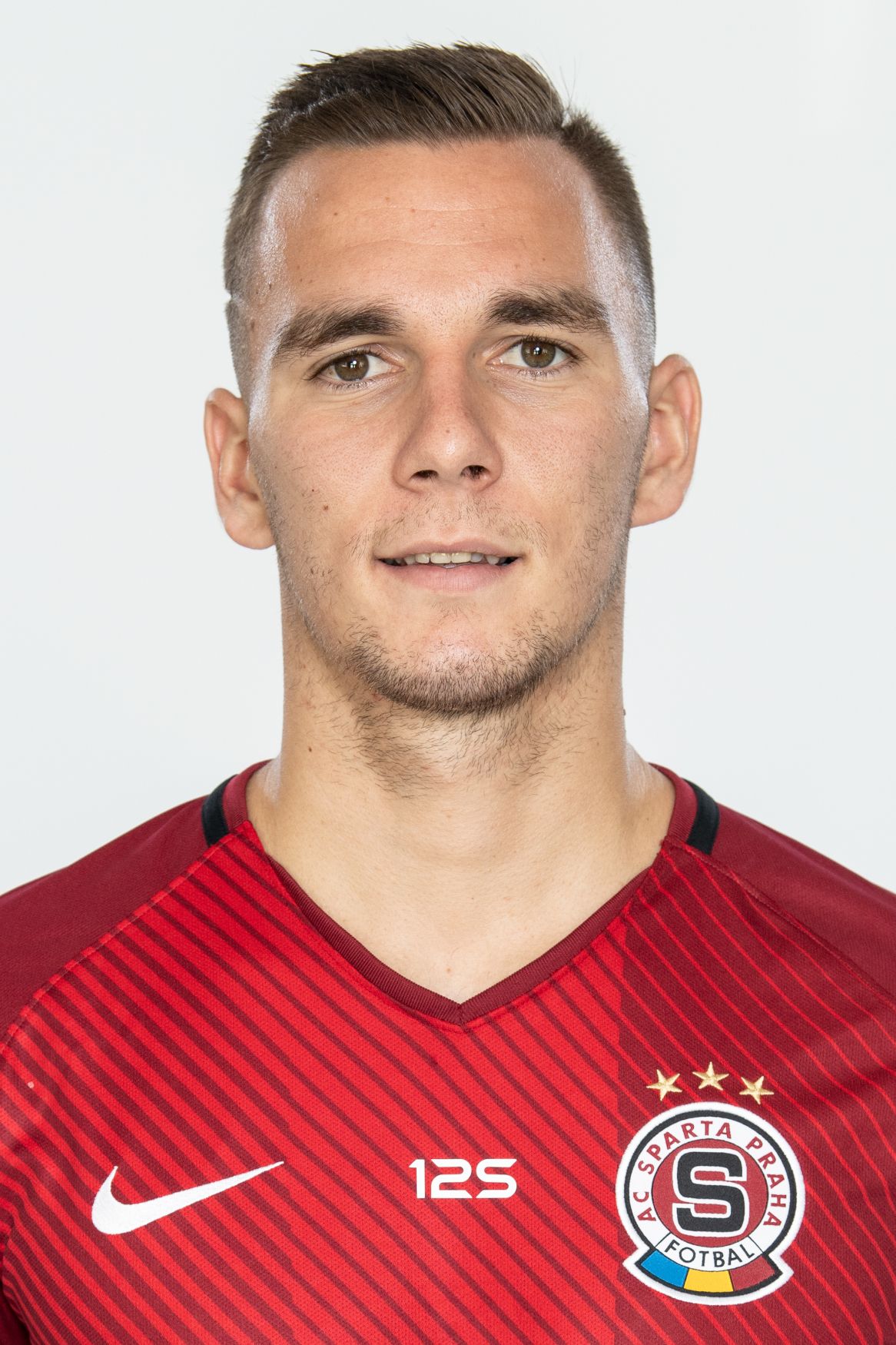 Obránce Chvátal přestupuje ze Sparty do Olomouce - Aktuálně.cz