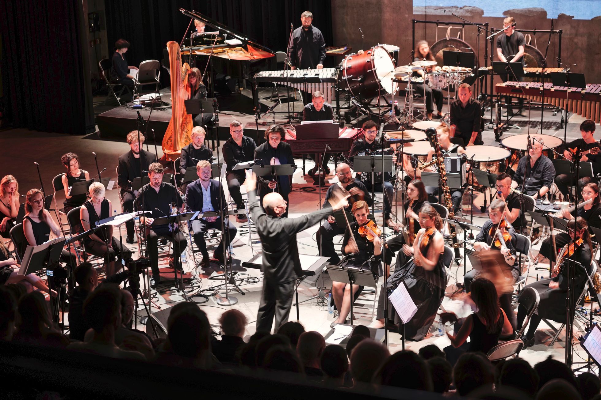 Recenze opery Trillium X od Anthonyho Braxtona - Aktuálně.cz