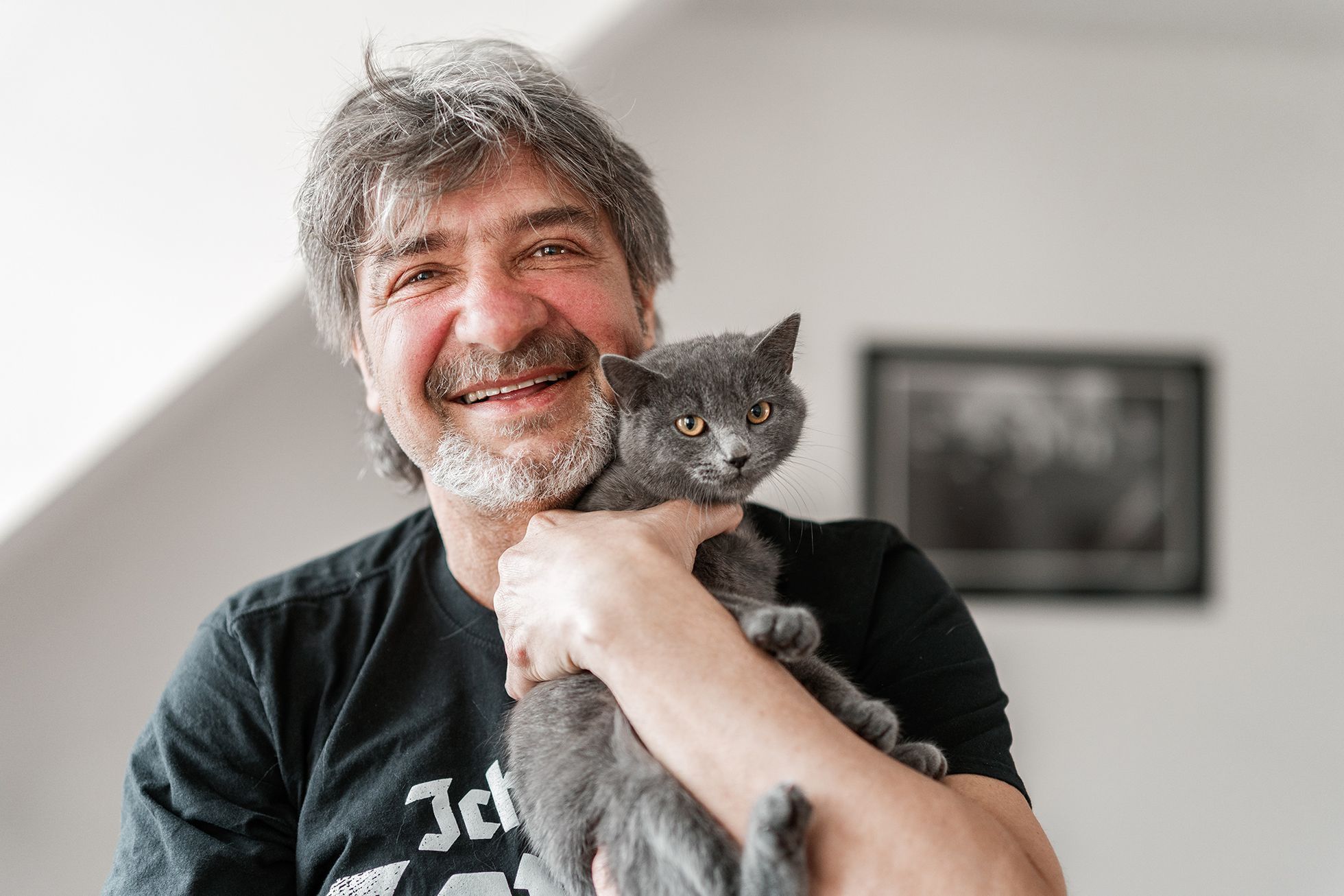 Recepty na hot dog i smaženky. Jiří Babica vydává komiksovou kuchařku ...