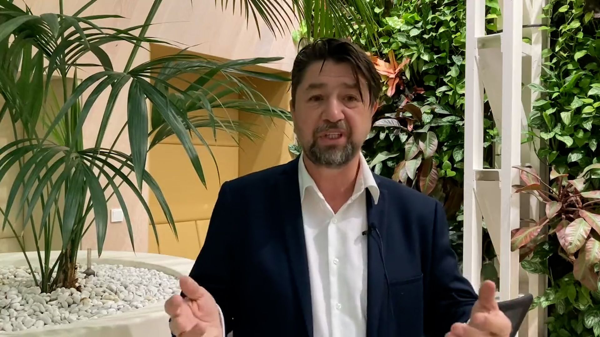 Radek Bartoníček: Demokracie to má těžké, lež si může dovolit cokoliv ...