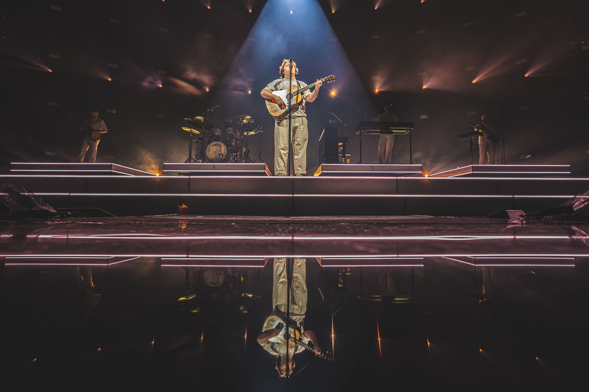 Recenze koncertu Lewise Capaldiho v pražské O2 areně - Aktuálně.cz