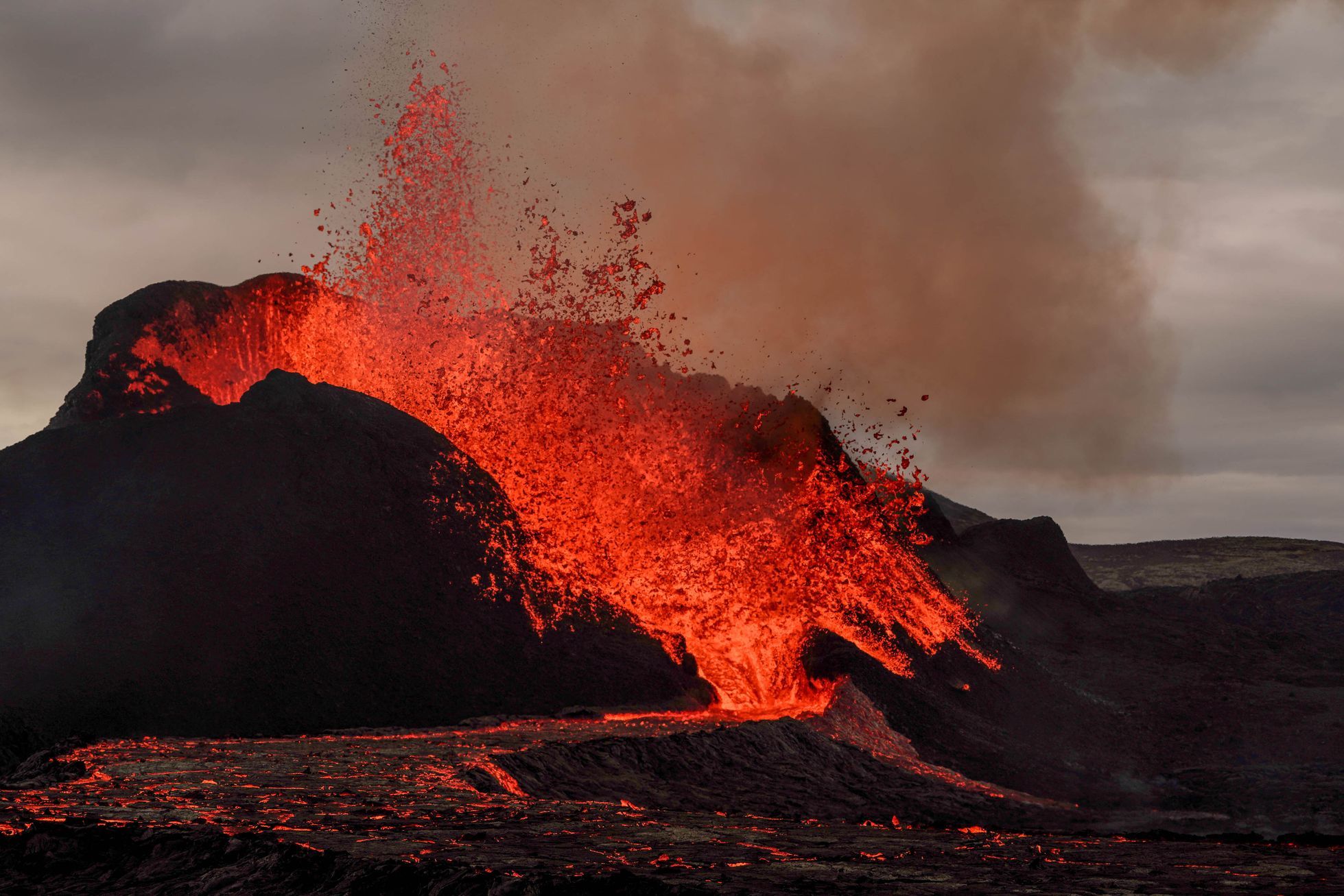 Ohromující fotky Čechů z erupce sopky na Islandu. Místní k ní chodili ...