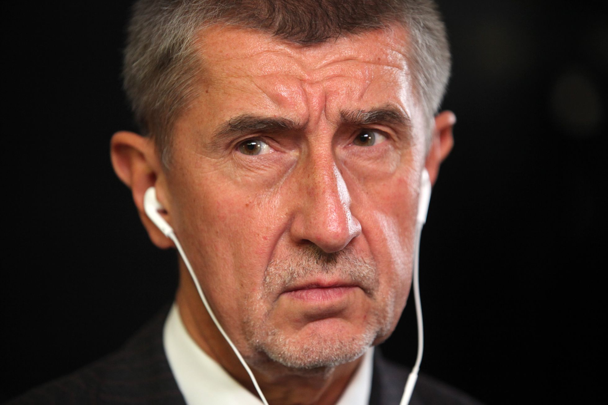 Online: Poslanci schválili lex Babiš, šéf ANO se bude muset zbavit ...
