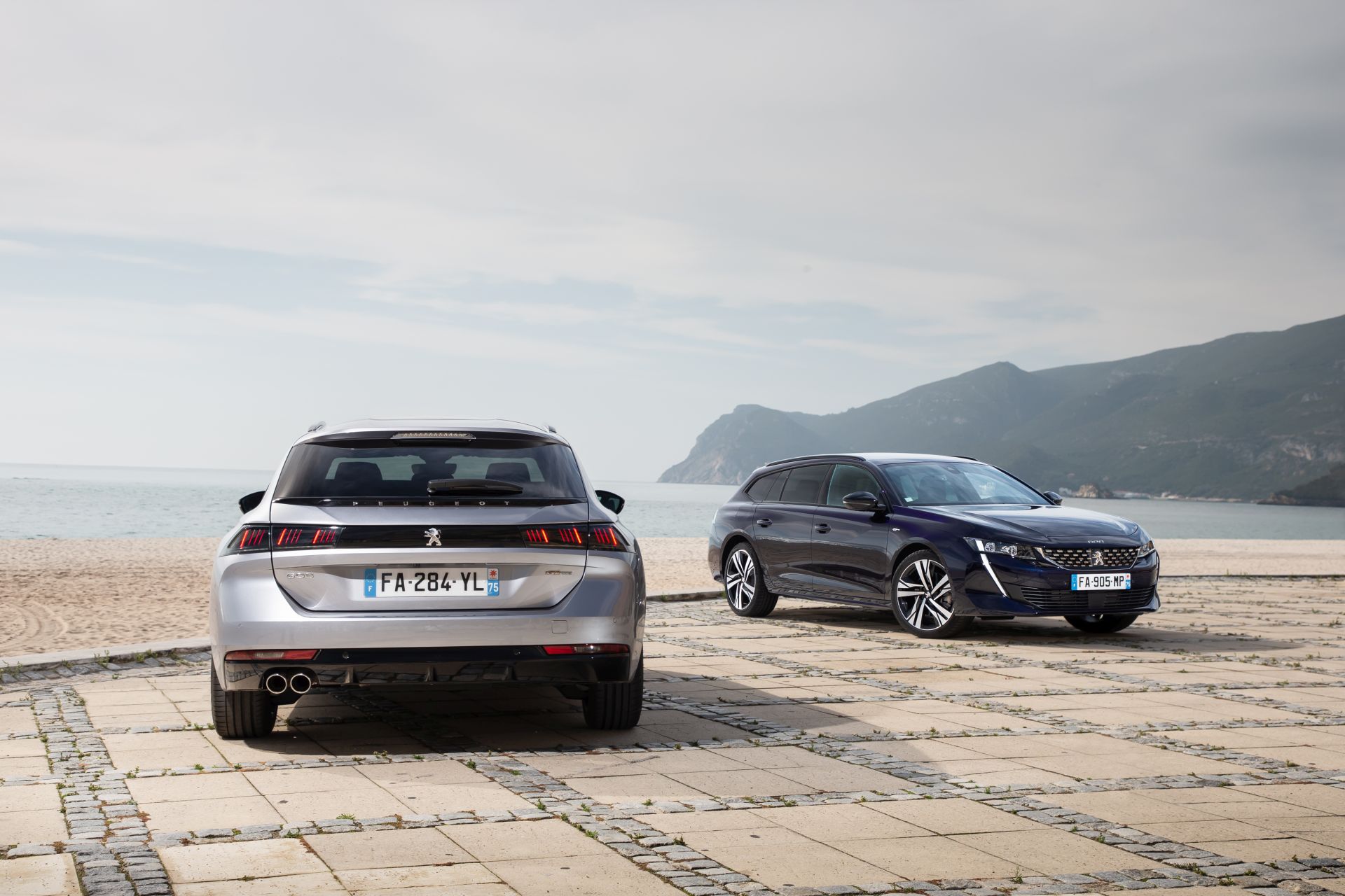 Testujeme nový francouzský kombík. Peugeot 508 SW je delší, široký a ...