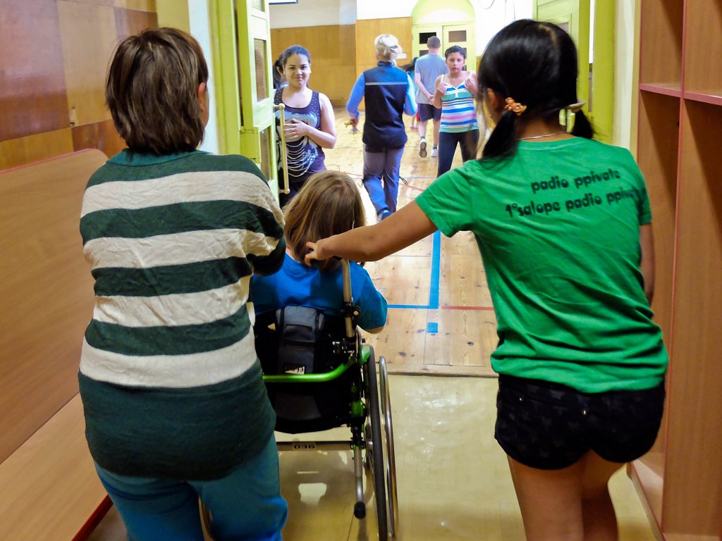 Inkluze nefunguje, říká 79 procent ředitelů škol. Stěžují si i na ...