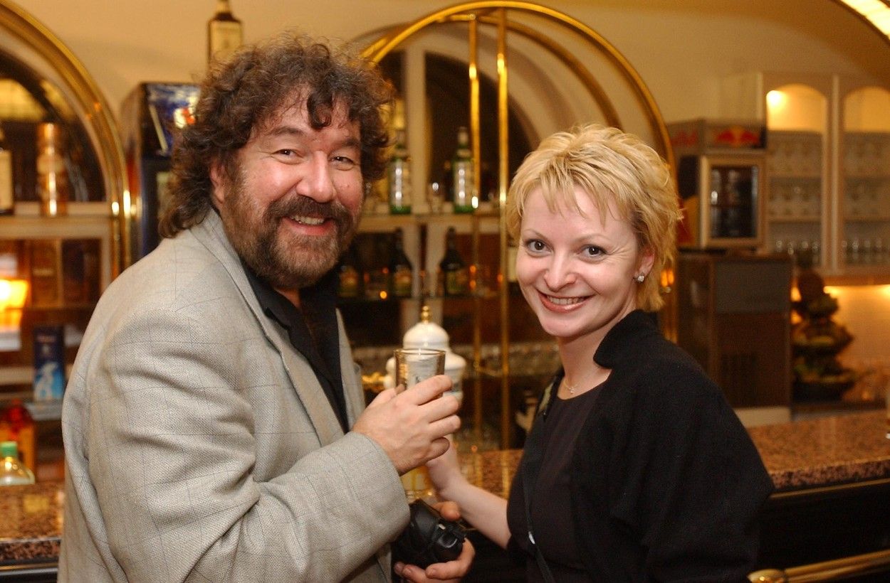 Fotky ze svatby Vondráčkové. Před 20 roky pařil celý šoubyznys ...