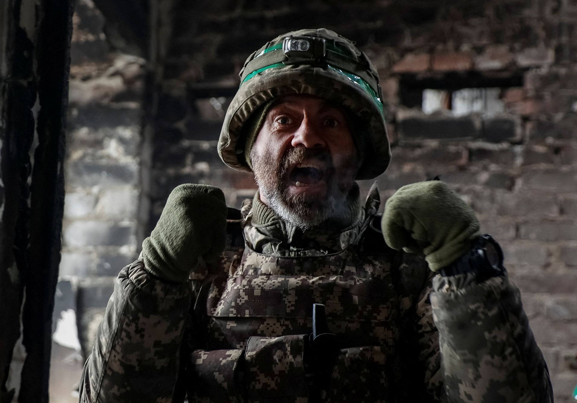 Foto: Rusové zuřivě útočí na rozbahněný Bachmut - Aktuálně.cz