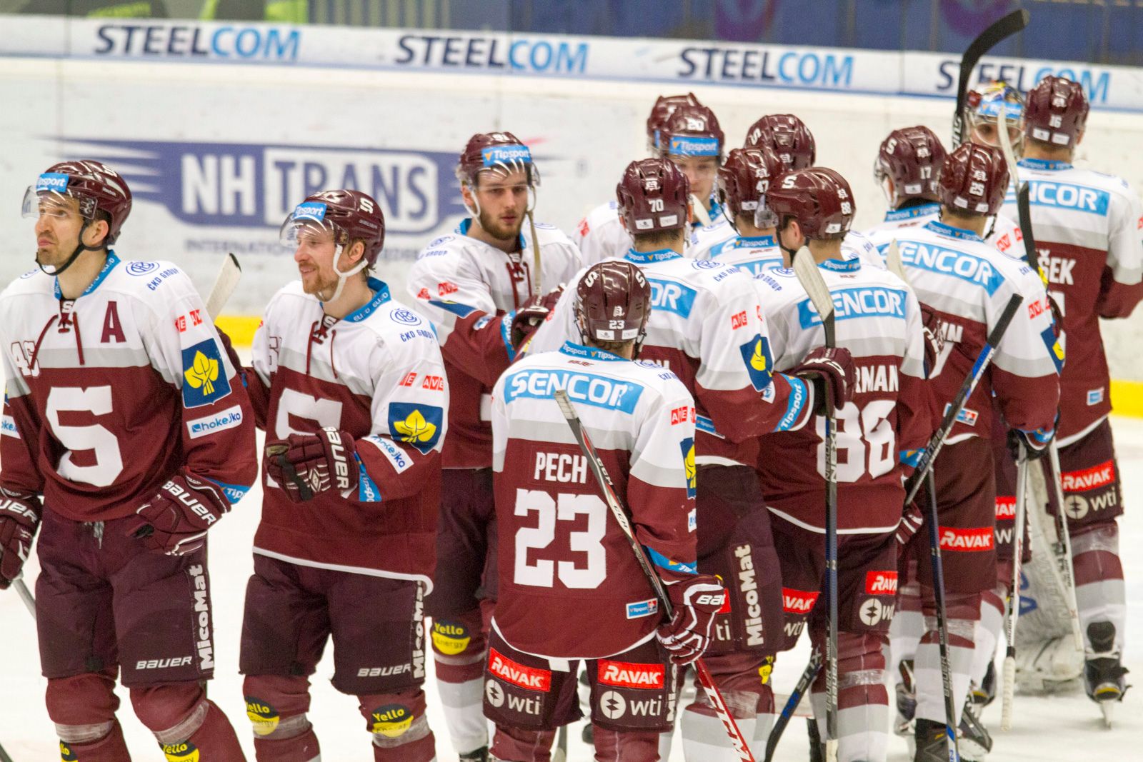 Sparta vyhrála posedmé v řadě, Vítkovice se dál trápí - Aktuálně.cz