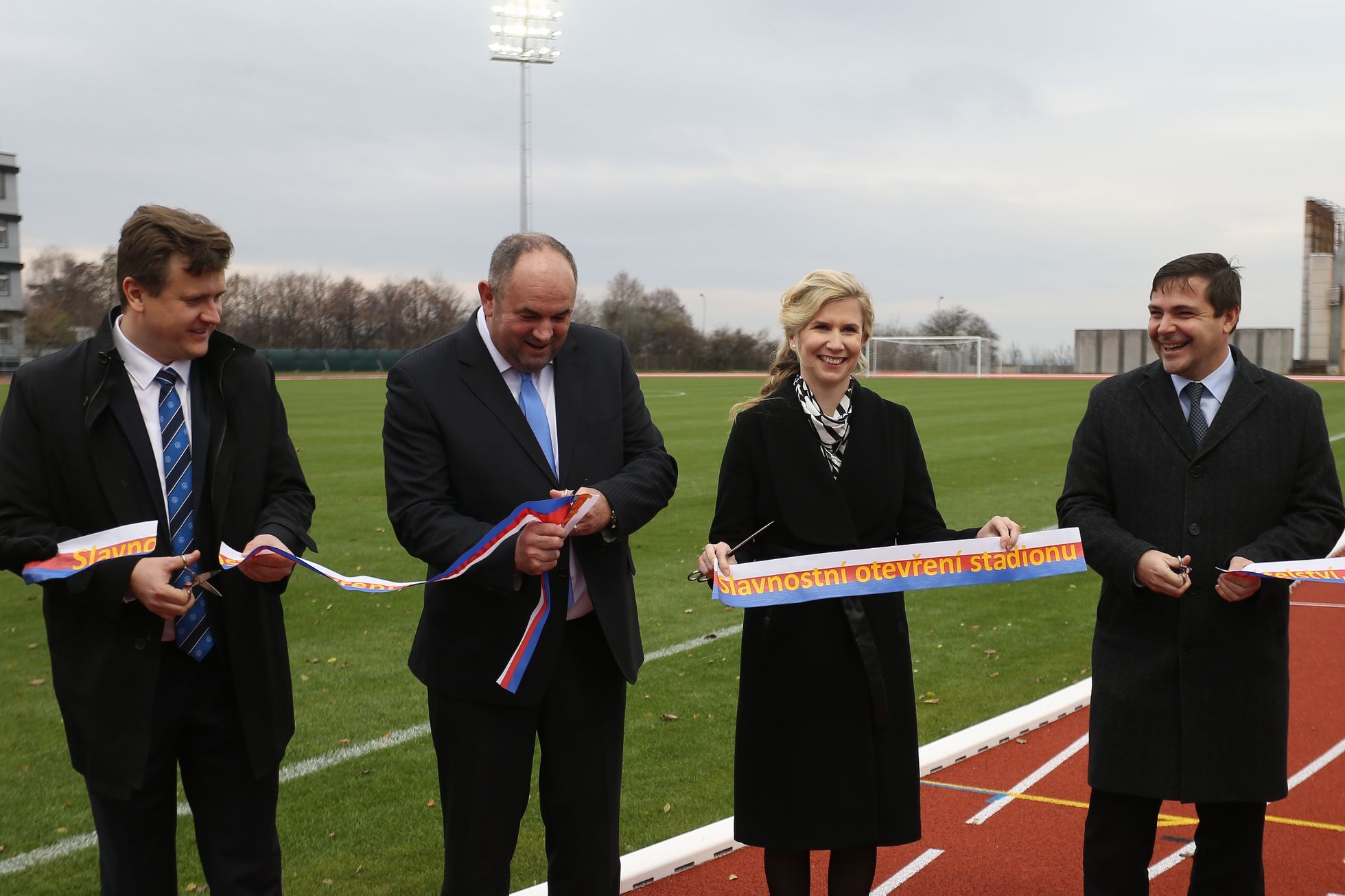 Strahovský Tankista prokouknul. Stadion Přátelství dostal nový háv za ...