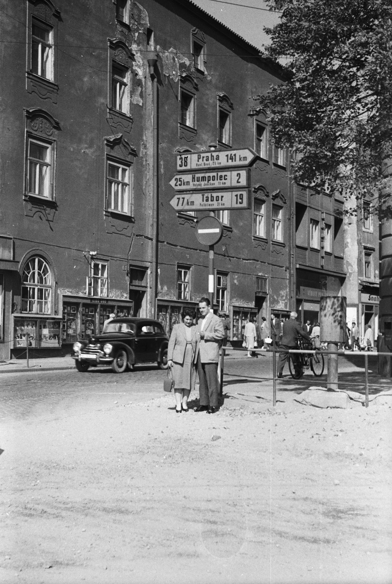 Jak se jezdilo v Československu. Dobové fotky ukazují realitu ...