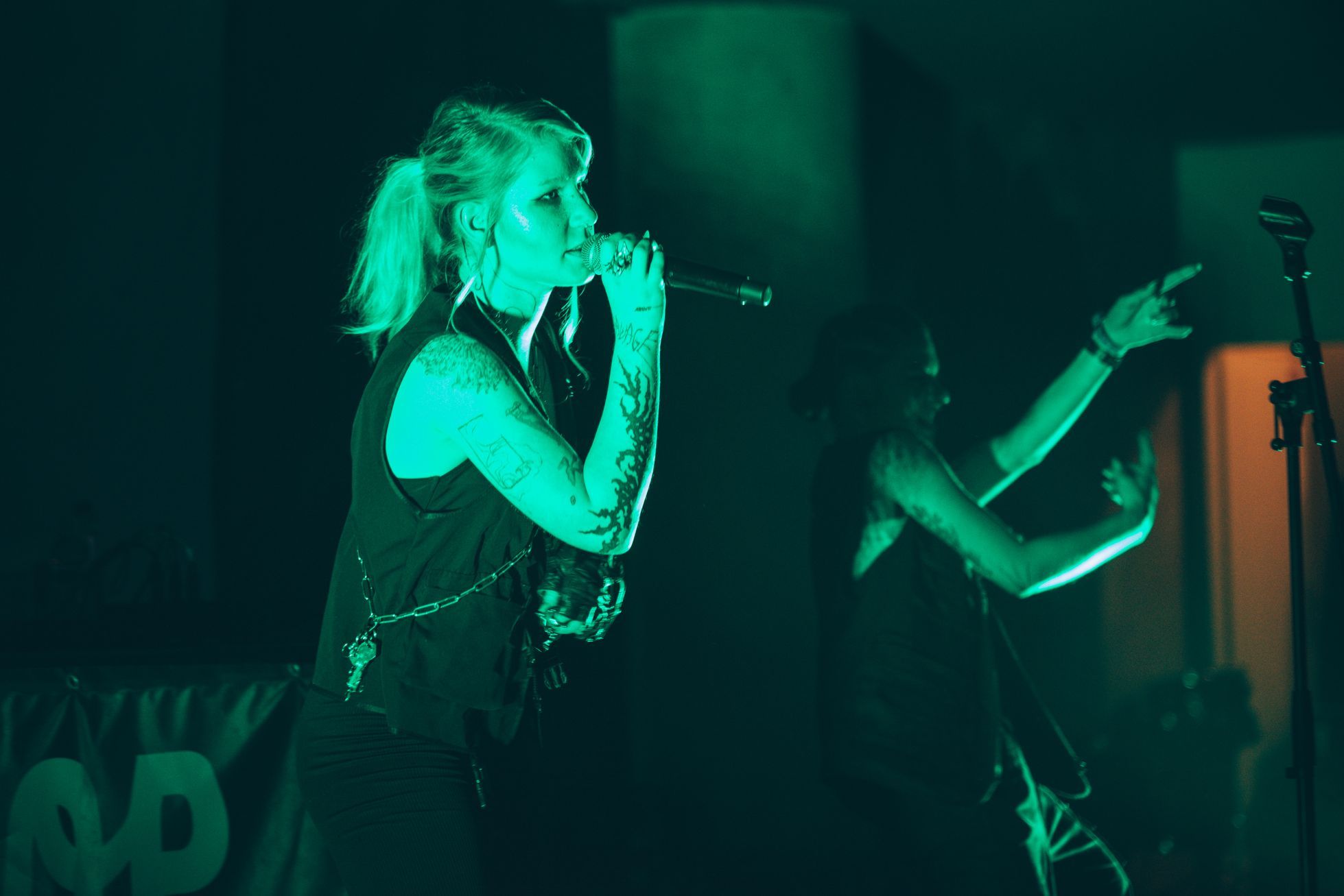 Když mi krev proudí z těla, je to uvolňující. Raperka Arleta o řezání i ...