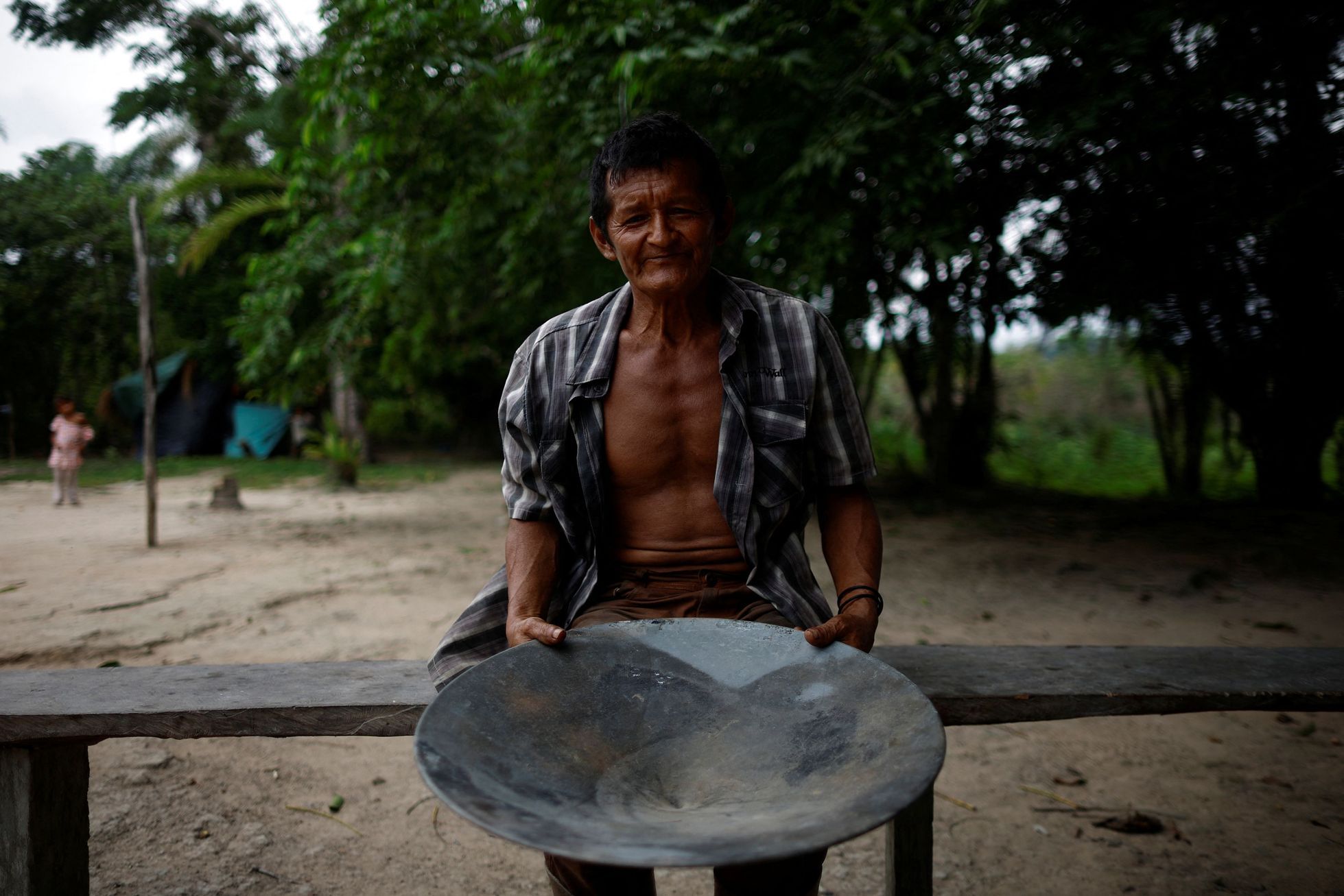 Loví opice a chrání prales. Fascinující život domorodců, na které ...