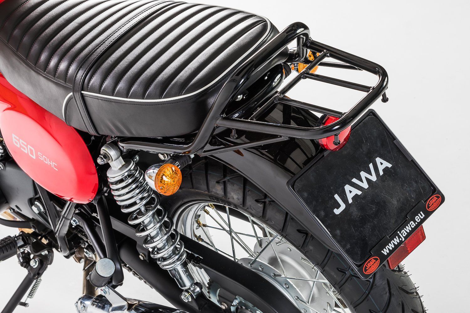 Jawa má novou motorku. Láká na nízkou cenu a odkazuje se na legendární ...