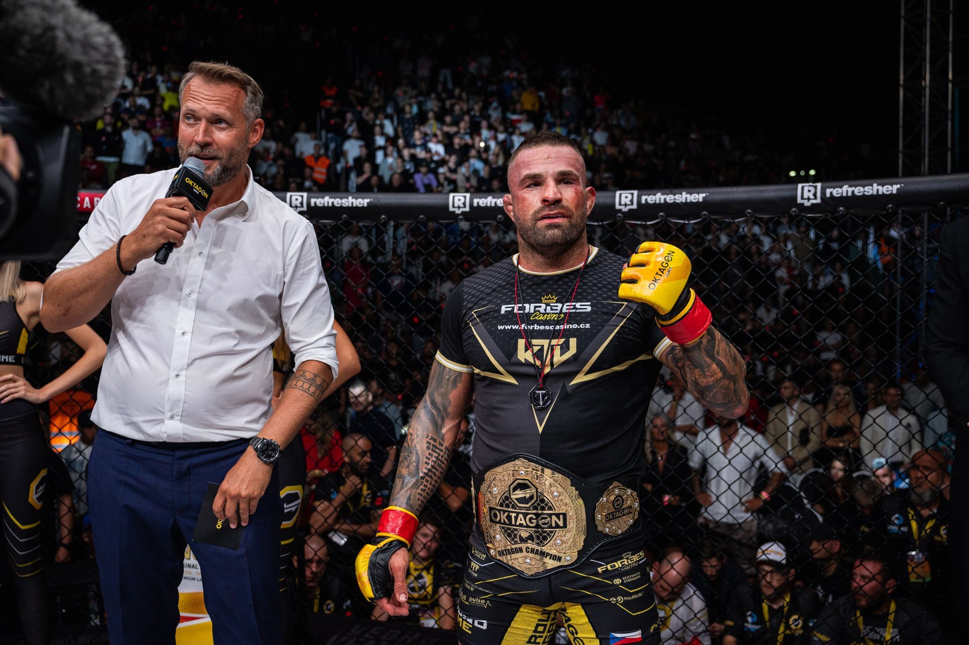Vémola je dál šampionem Oktagonu, bleskově knokautoval Langera - Aktuálně.cz