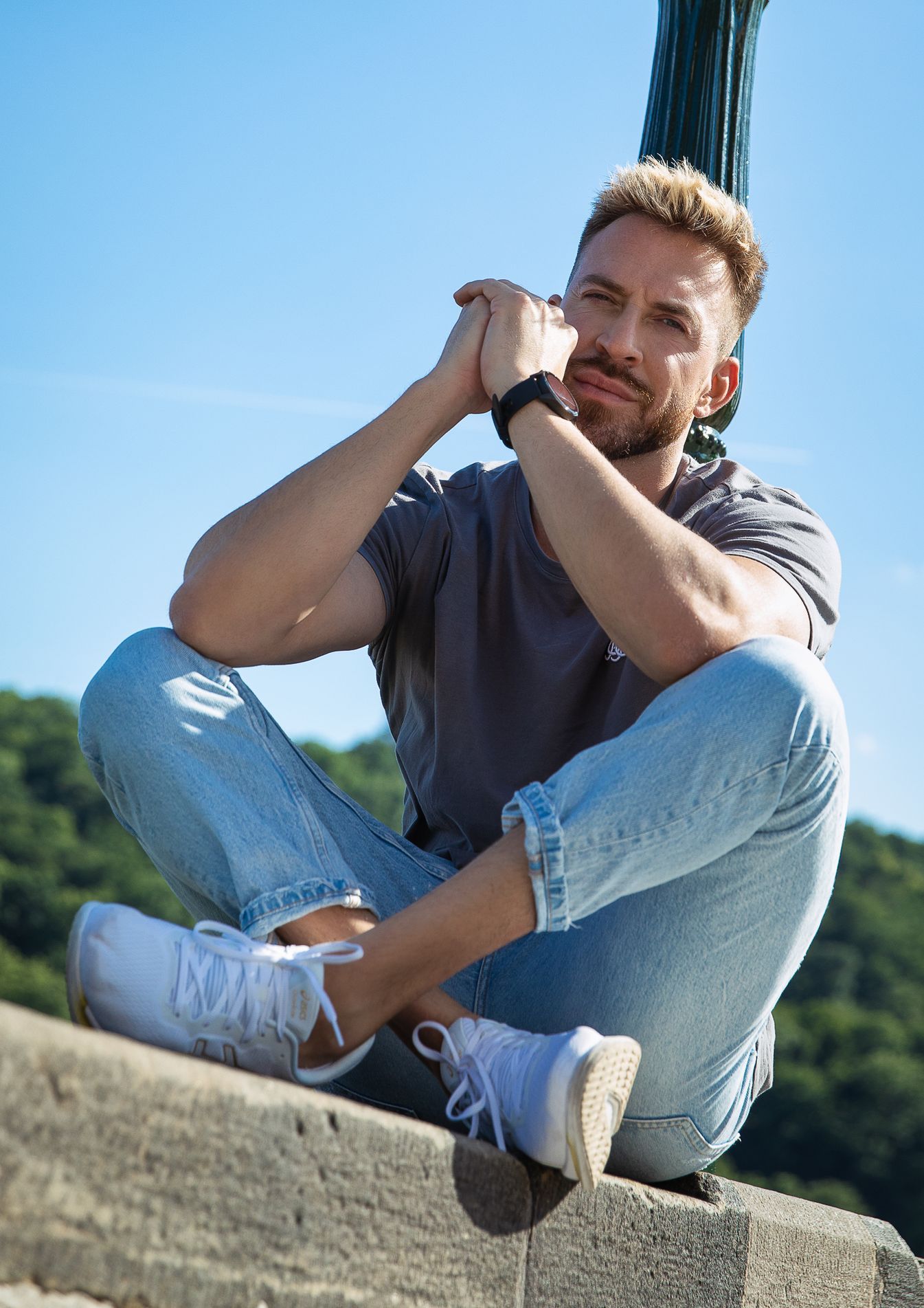 Rozjel úspěšnou firmu a zhroutil se. Kadeřníka celebrit Arsova ...