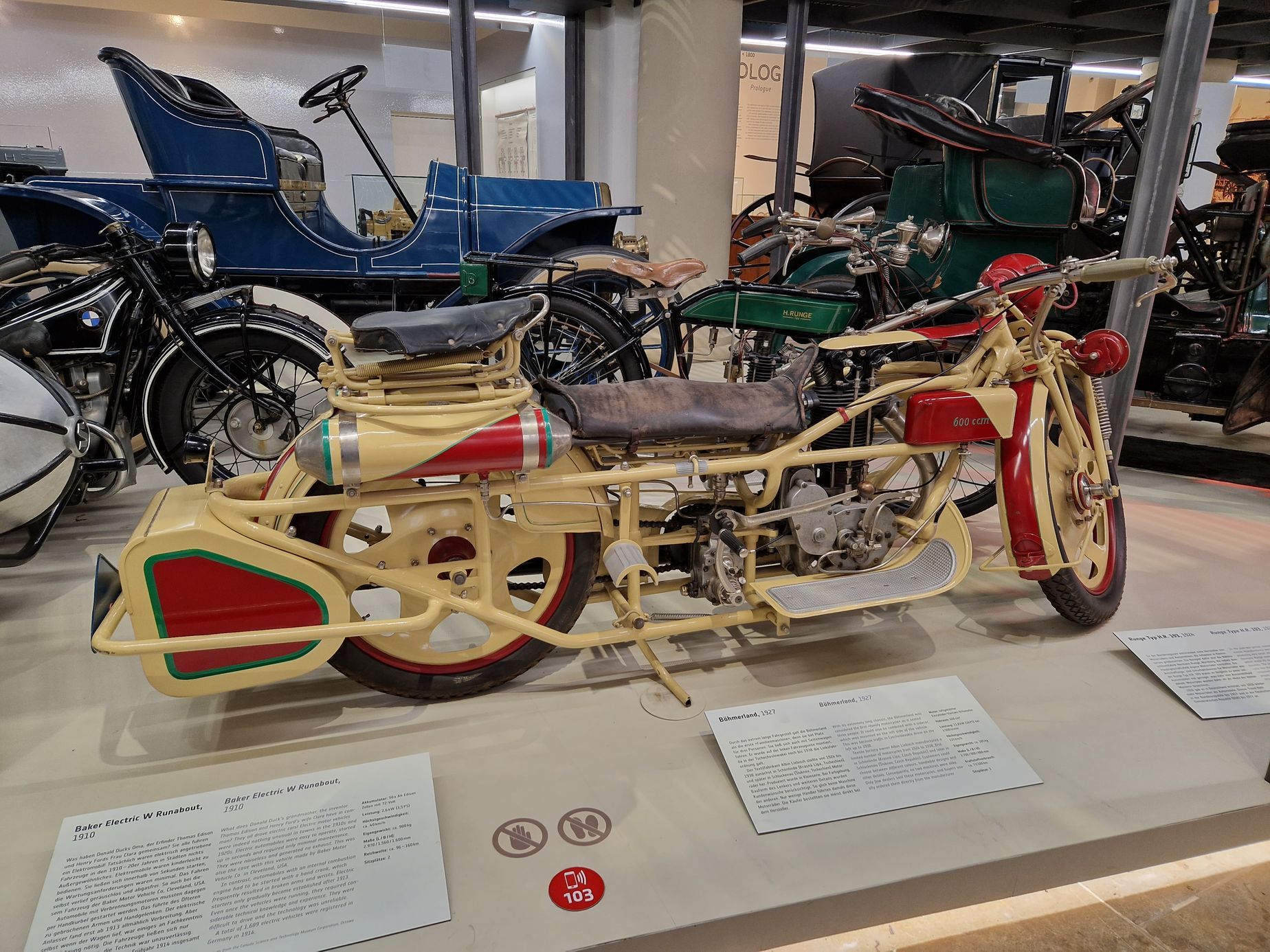 Nejdelší česká motorka i zapomenutý moderní Wartburg. K vidění jsou ...