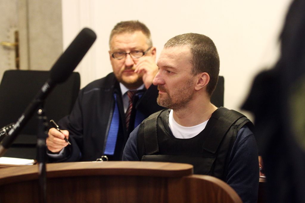 Pitr dostal u soudu za podvod s akciemi tři roky vězení - Aktuálně.cz