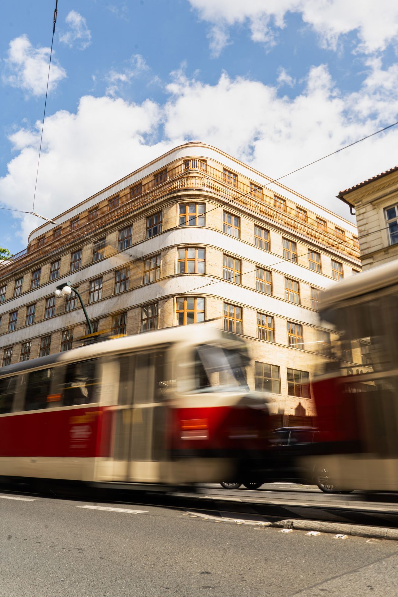 Před a Po aneb Proměna nablýskaného Paláce Dunaj. Navazuje na zlaté ...
