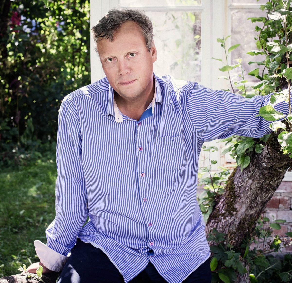 Recenze knihy Stojednaletý stařík, který se vrátil, aby zachránil svět ...