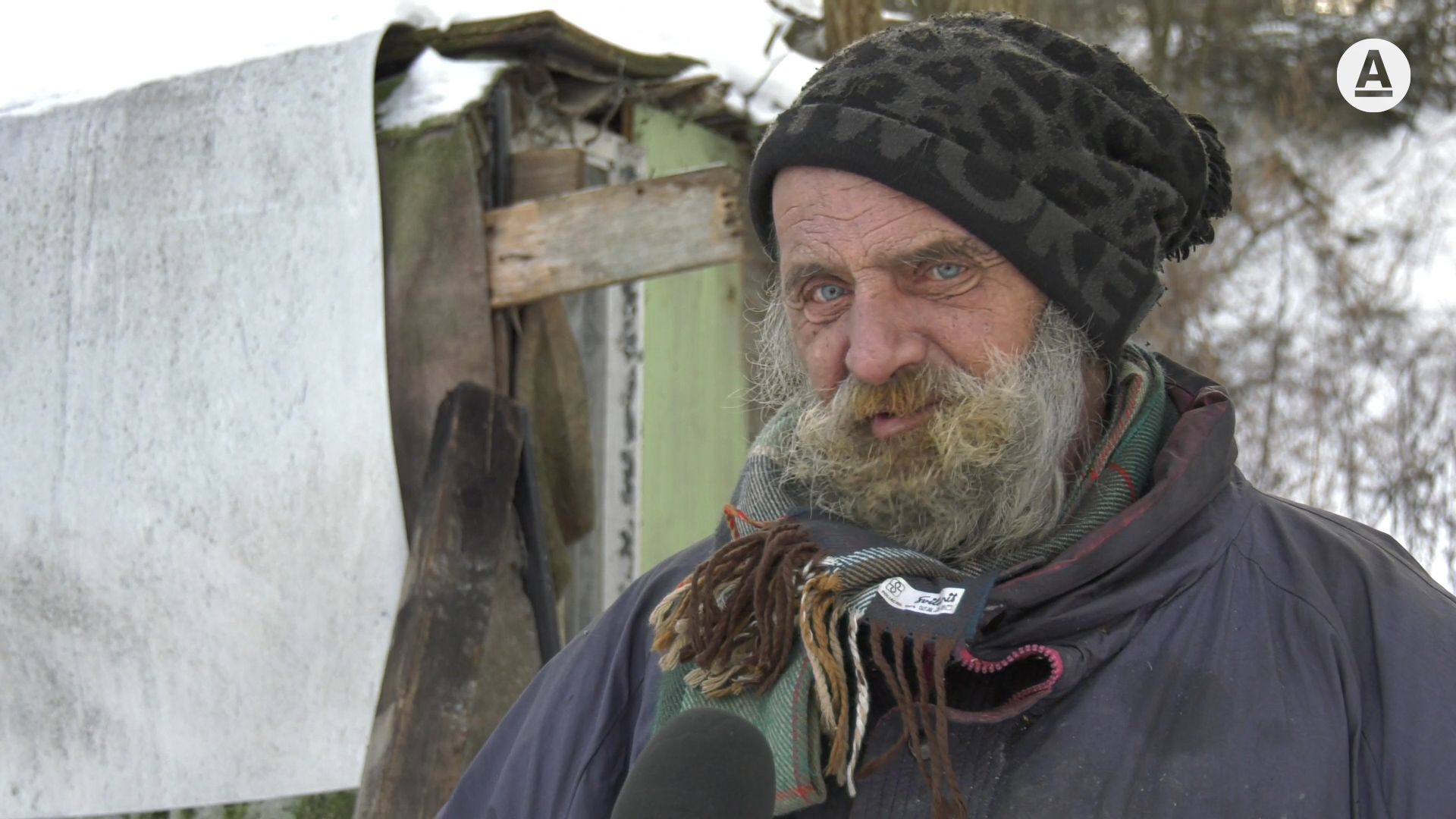 Zvykl jsem si, říká bezdomovec Jiří z dřevěné chatrče - Aktuálně.cz