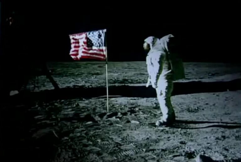 Člověk poletí na Měsíc. Na asteroid ale lidská noha nevkročí - Aktuálně.cz