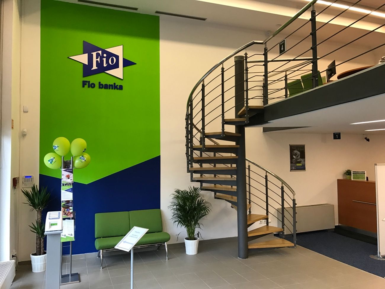 Hoaxy se snaží zlomit důvěru v banky v Česku. Kdo je vlastní a kde mají ...