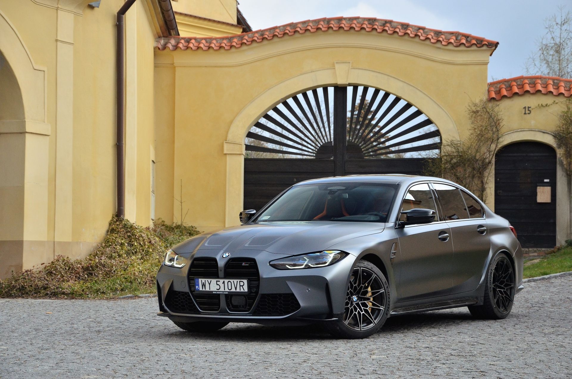 Ikona mezi silničními závoďáky pošesté. Nová M3 vám nic nedaruje, o to ...