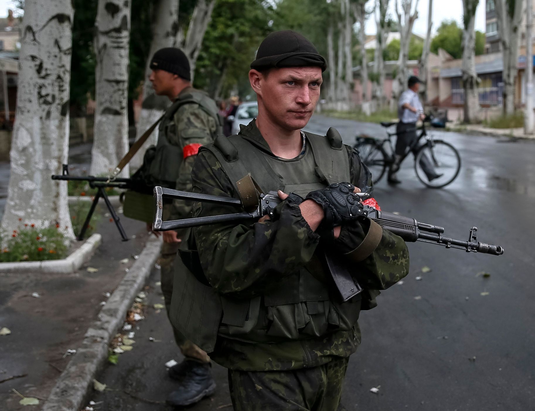 Foto: Slavjansk je dobyt. Lidé se tlačí ve frontách na jídlo - Aktuálně.cz