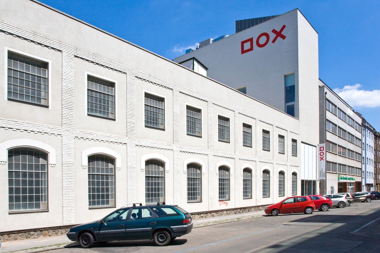 Navrhl Dox, novou budovu UMPRUM i obřadní síň pro Týnec. Architektem ...