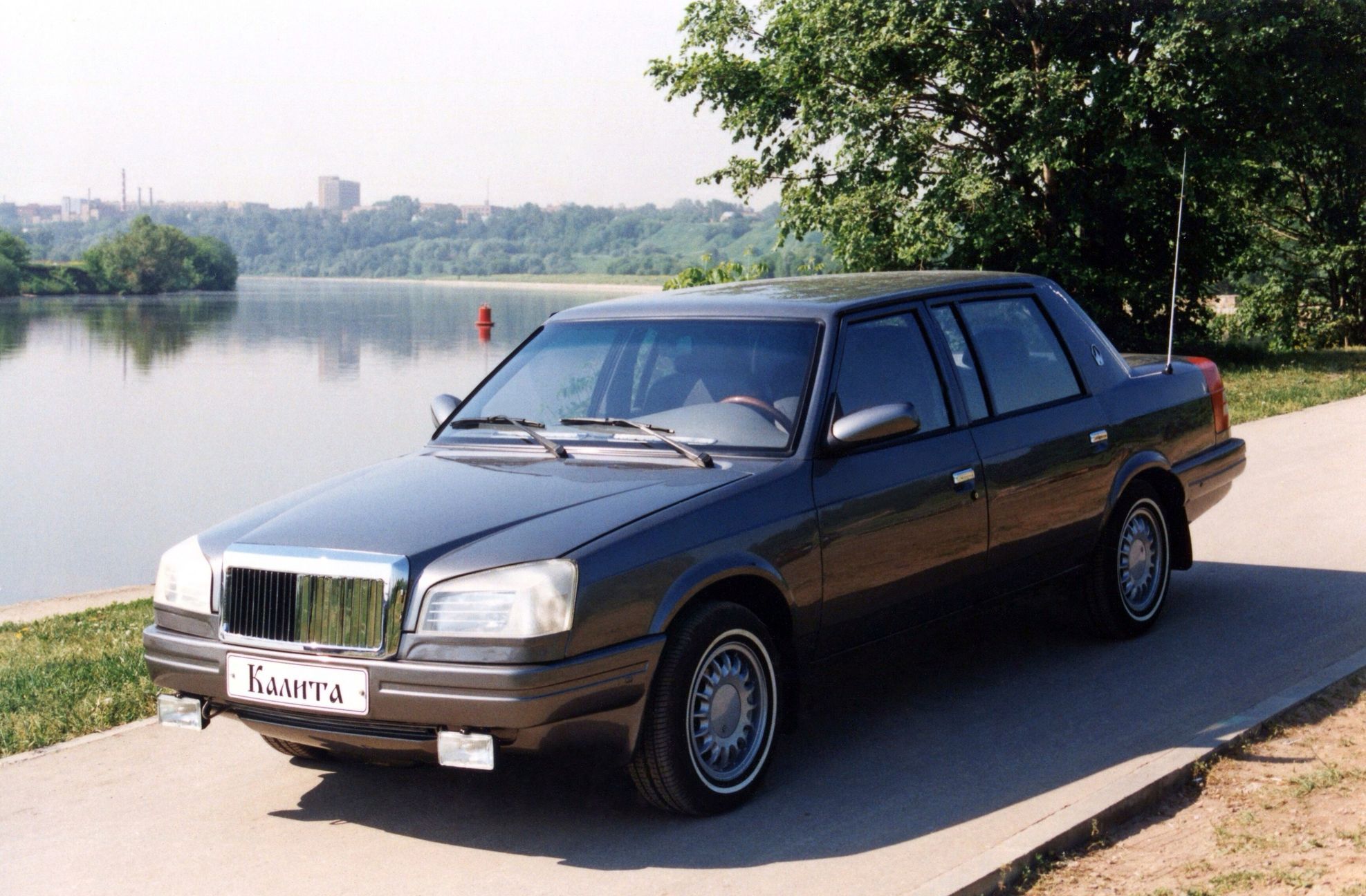 Auta tak bizarní, že je nechtěli ani Rusové. Takto se kdysi zachraňoval ...