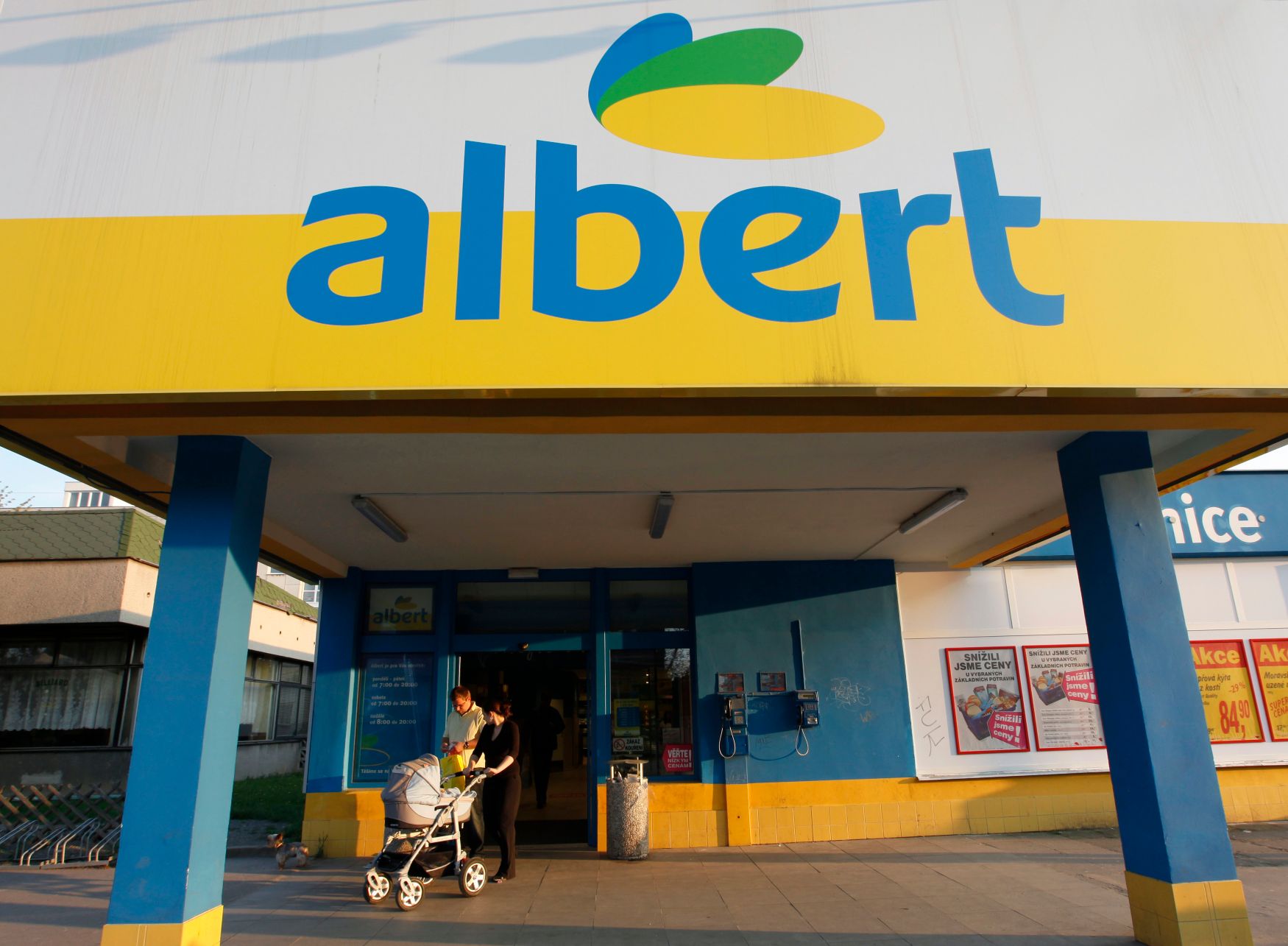 Albert a Ahold - Aktuálně.cz