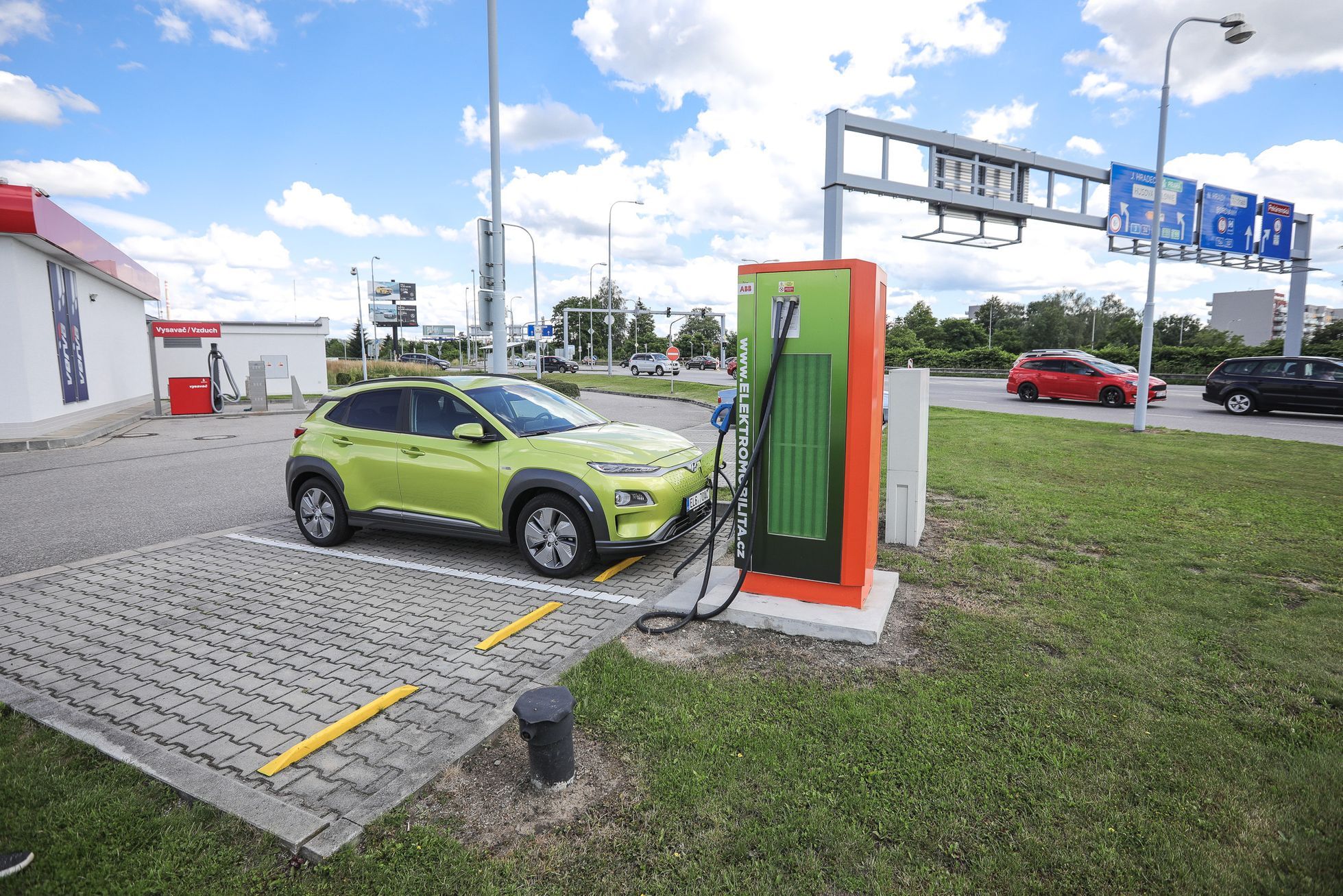 Dá se s elektromobilem dojet do Chorvatska? Vyzkoušeli jsme to na ...