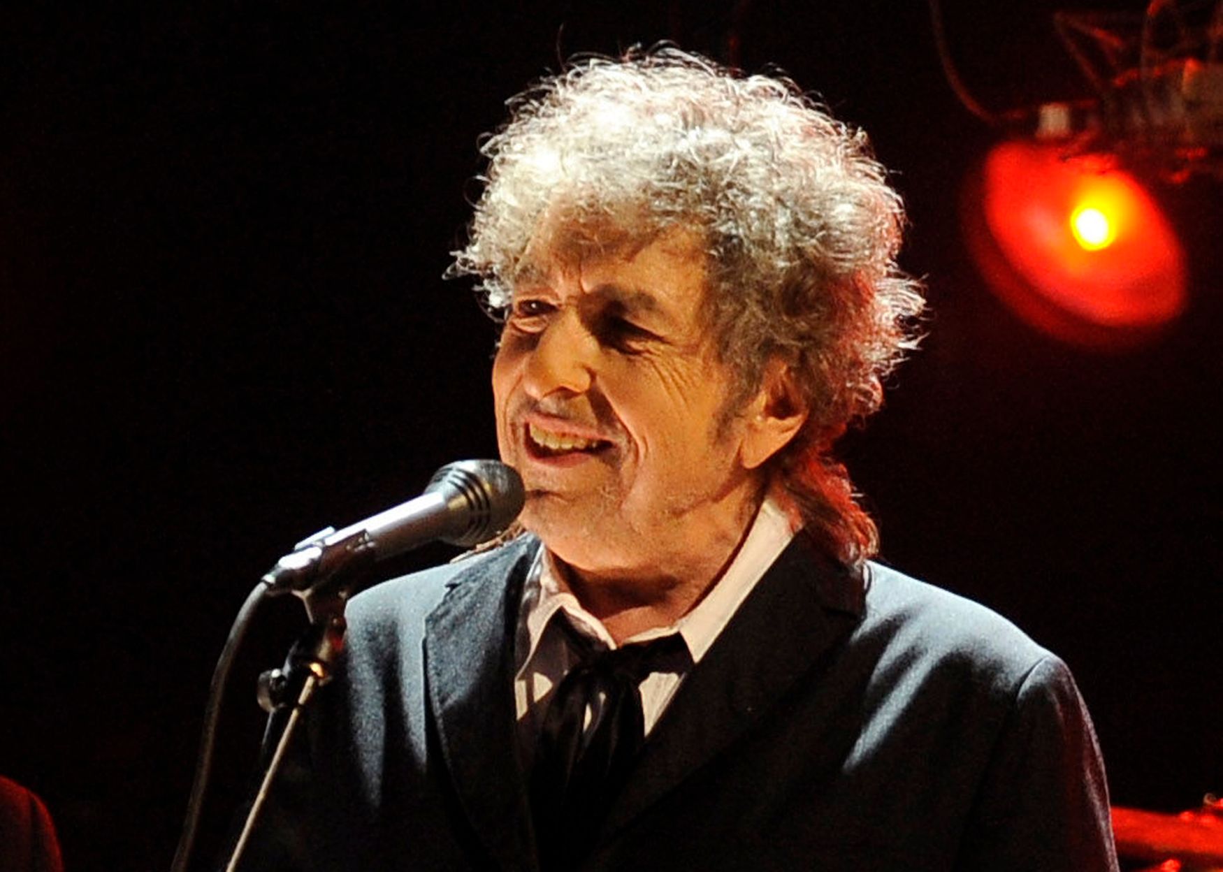 Bob Dylan udělal z rocku poezii. Nobelova cena za literaturu je v ...