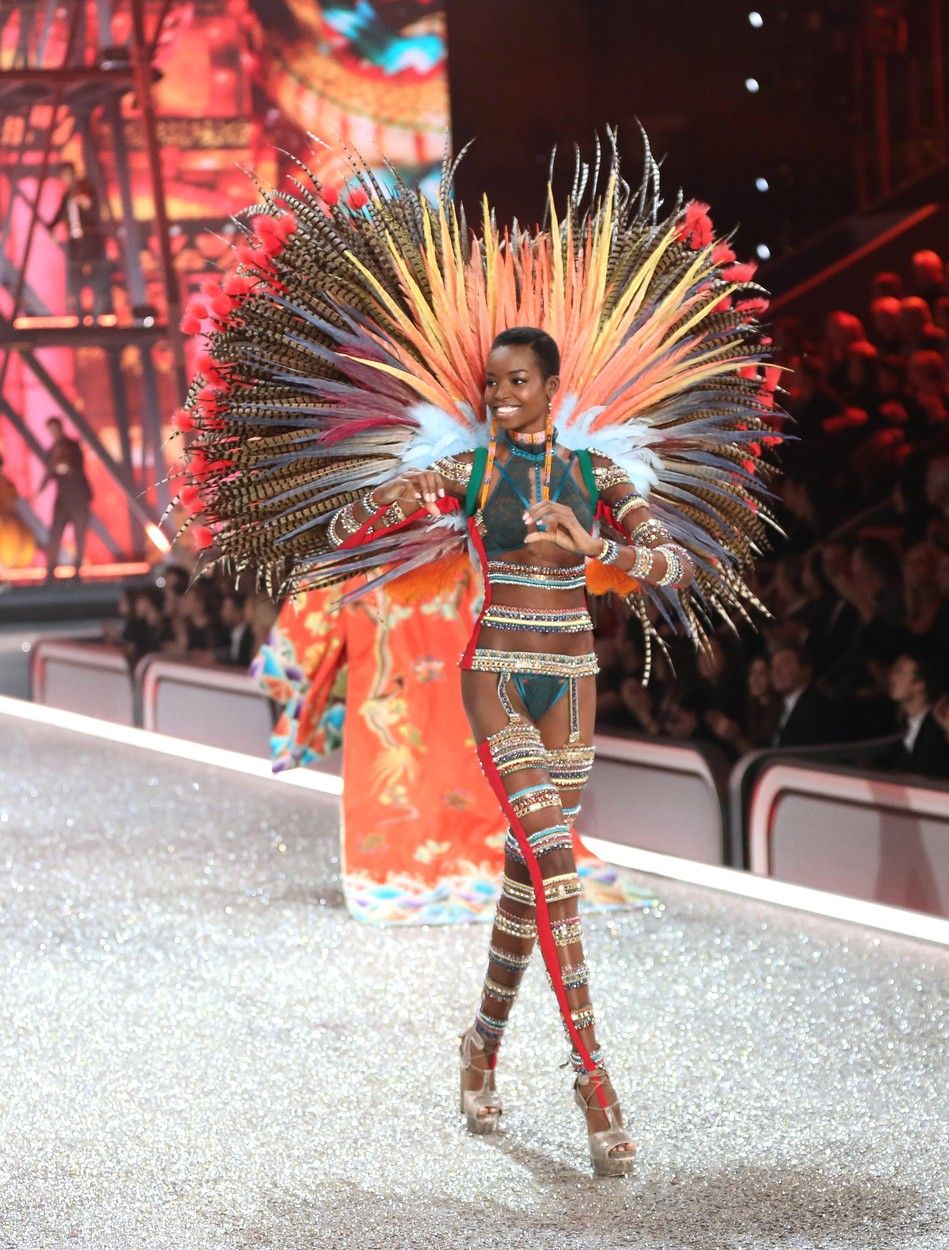 Nejlepší momenty z přehlídky spodního prádla Victoria's Secret - Žena ...