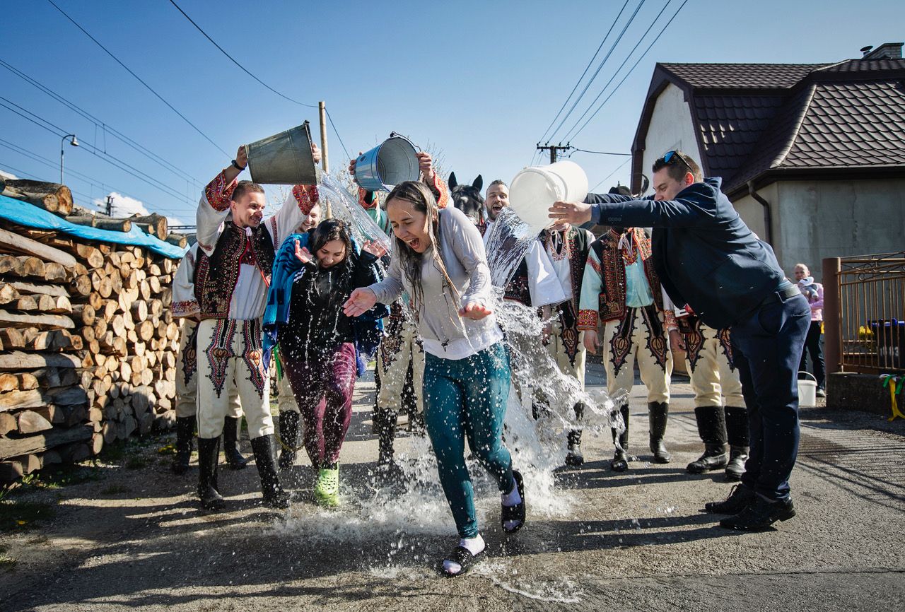 Oblievačka je vždy spojená so šibačkou. Jak se slaví Velikonoce na ...